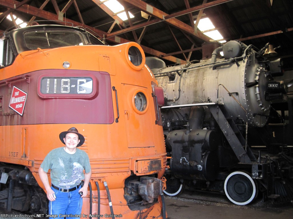 MILW 118C + CB&Q 3007